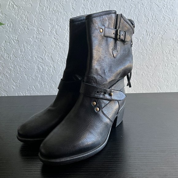 UGG | Shoes | Ugg Collection Cattania Italian Leather Boot | Poshmark